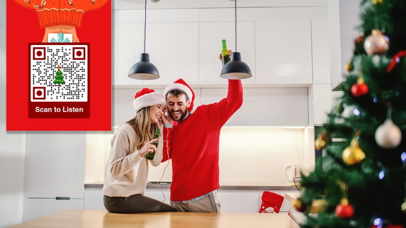Christmas card QR codes: Scan QR codes to surprise loved ones - Free ...