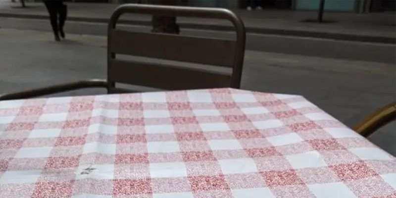 Kode QR pada Tenda Meja untuk Restoran dan Bar - QR TIGER